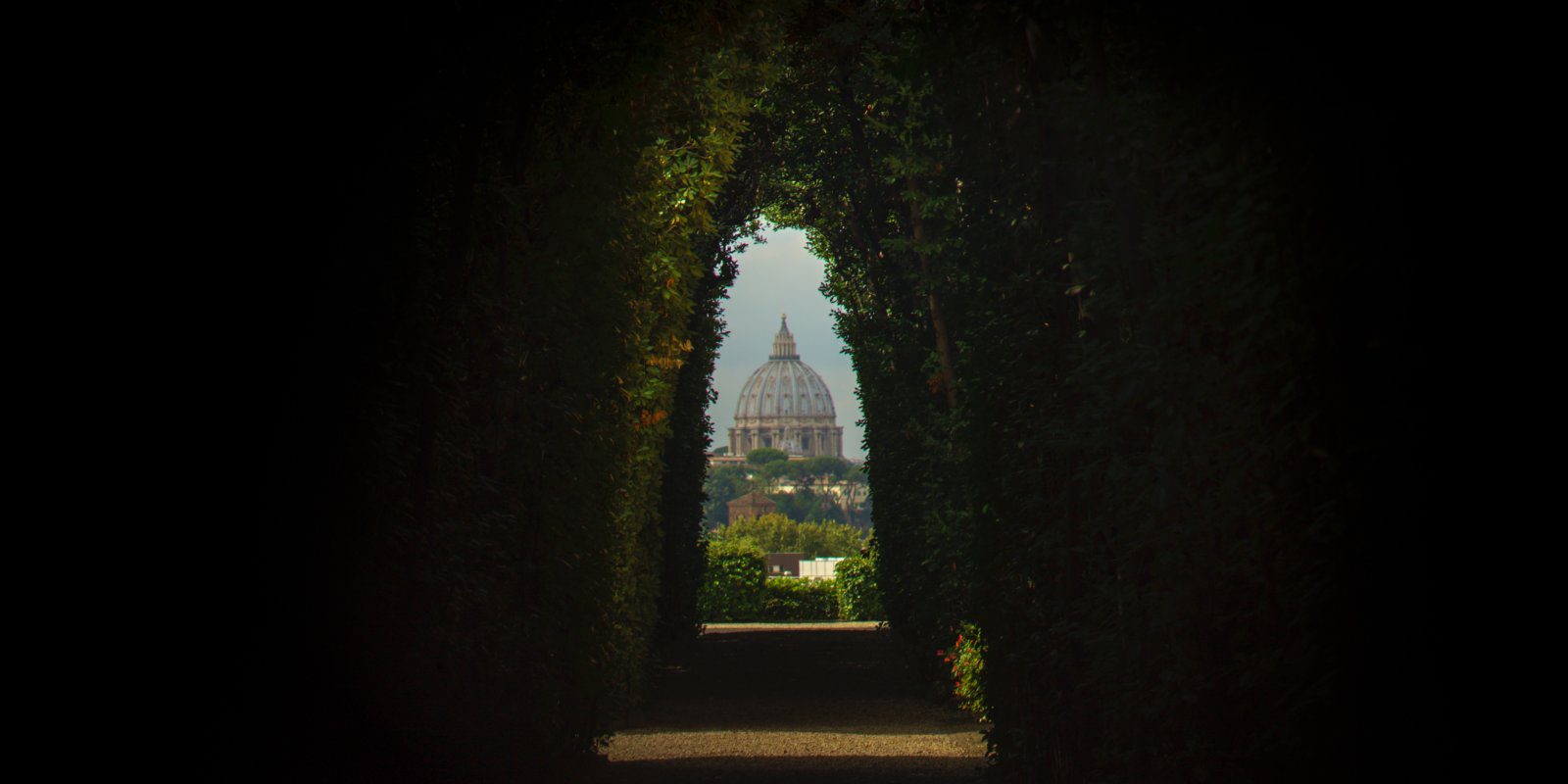 The "Aventine Keyhole," Rome's Stealthiest Viewpoint | Rory Moulton