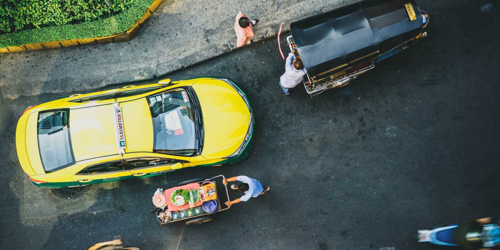 How to Find Ubers and Taxis in Rome | Rory Moulton